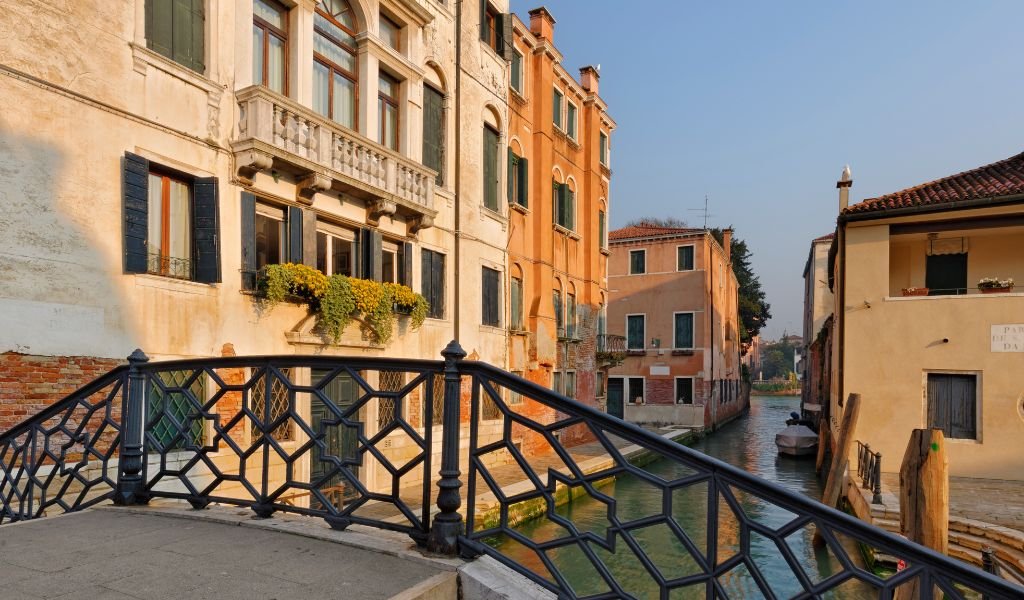 Where to Stay in Venice, Italy: Neighborhood and Area Guide