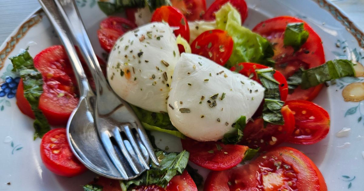 Food in Italy: A Traveler's Guide to Eating by Region
